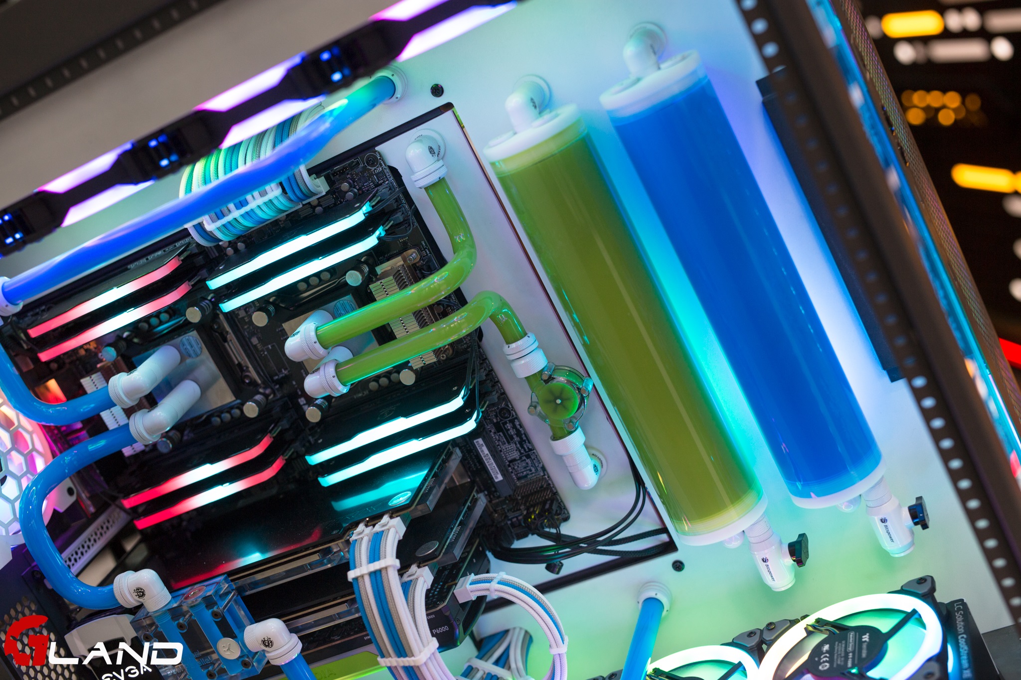 [Case modding] Inwin S-Frame Limited - Golden