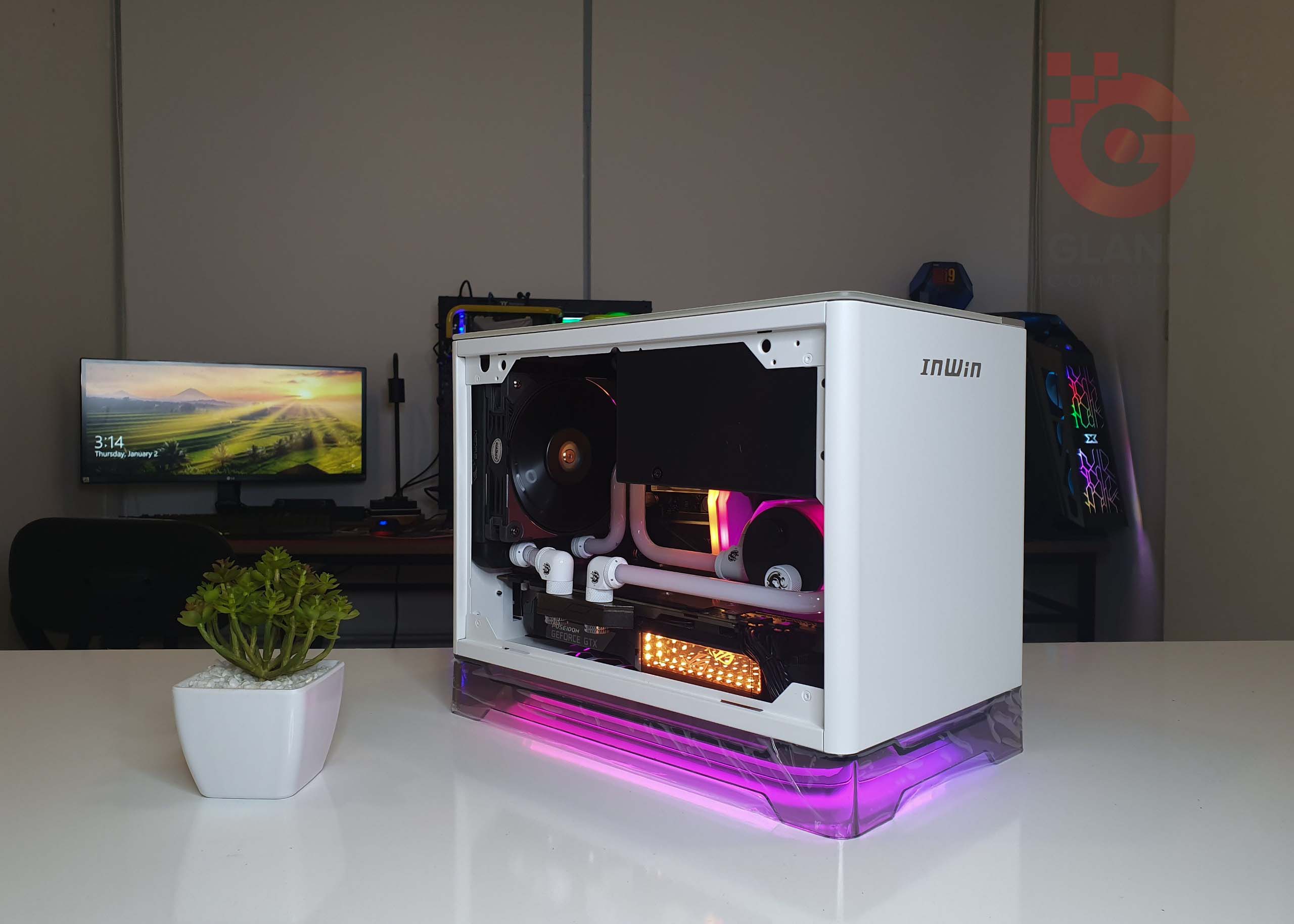 [Case modding] Inwin A1 Plus White build - Rainbow white