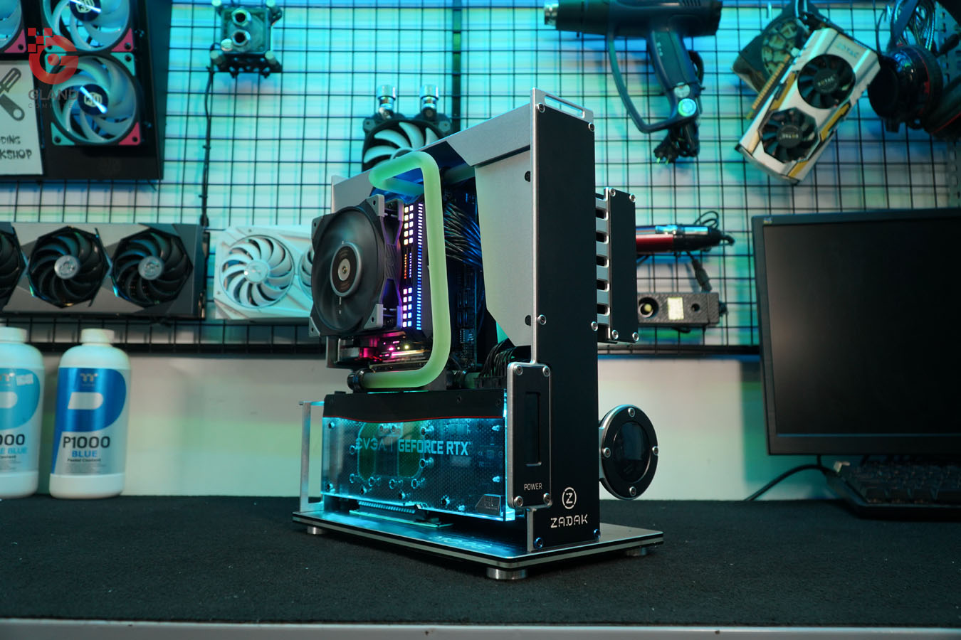 [Case modding] ZADAK MOAB build - FUTURE